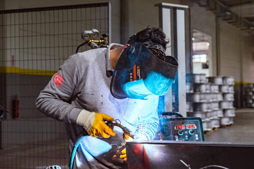 Plastic Molding: What It Is, How It Works & When to Use It - Free Form